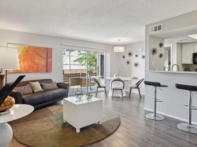 Harper at the Park 2 Bedroom Apartment for Rent at 950 E Bitters Rd, San Antonio, TX 78216 Country
