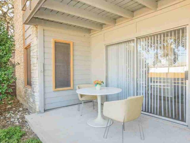 Harper at the Park 2 Bedroom Apartment for Rent at 950 E Bitters Rd, San Antonio, TX 78216 Country