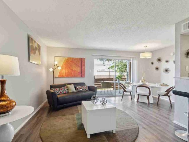 Harper at the Park 2 Bedroom Apartment for Rent at 950 E Bitters Rd, San Antonio, TX 78216 Country
