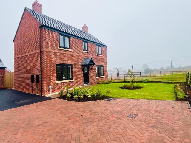 Harper Grove, Lichfield, WS14 4 bed house to rent £2,450 pcm £565 pw