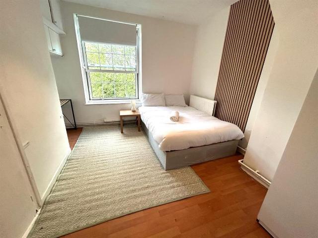 Harper Road, Elephant & Castle, Southwark SE1, Room to rent, £1,050 pcm | PrimeLocation