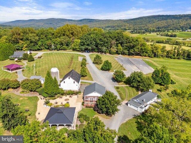 Harpers Ferry Rd, Hillsboro, Farm House For