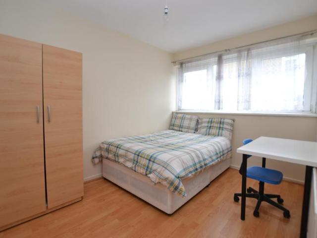 Harpley Square, London E1, 3 bed maisonette to rent, £2,999 pcm | PrimeLocation