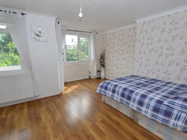 Harpley Square, Stepney Green, London E1, 4 bed flat to rent, £3,510 pcm | PrimeLocation