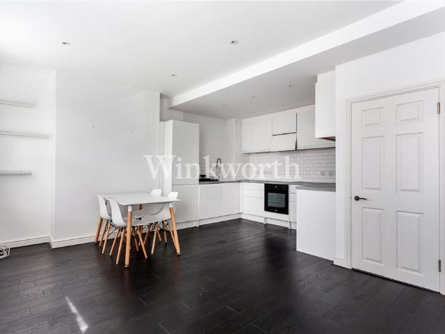 Harringay Road, London, N15 2 bed apartment to rent £2,000 pcm £462 pw