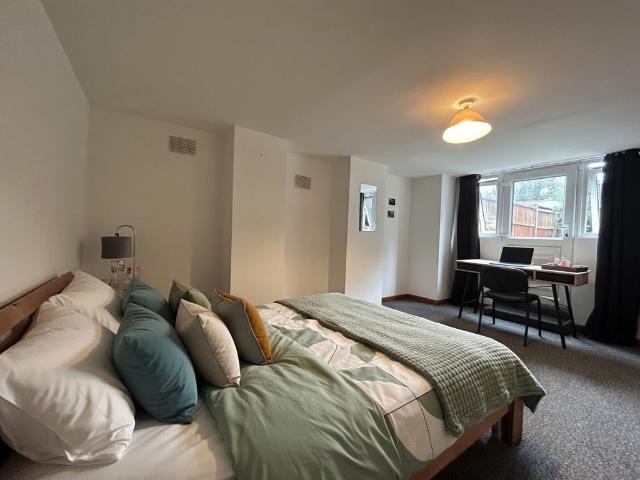 Harrington Drive, Nottingham NG7, Room to rent, £550 pcm | PrimeLocation
