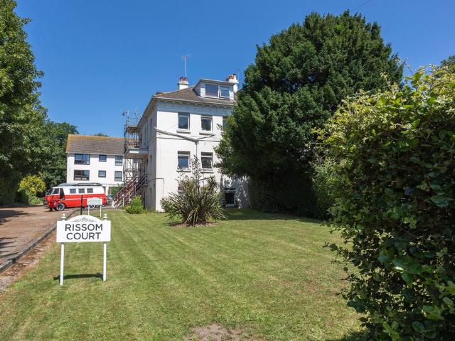 Harrington Road, Brighton, BN1 3 bed flat to rent £1,760 pcm £406 pw