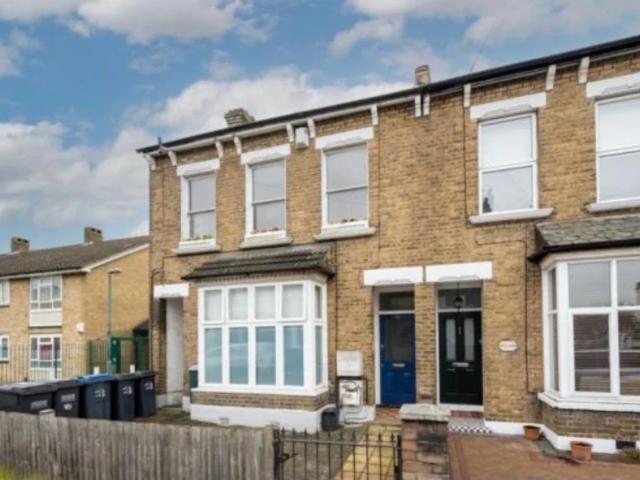 Harrington Road, London SE25, 3 bed flat to rent, £2,200 pcm | PrimeLocation