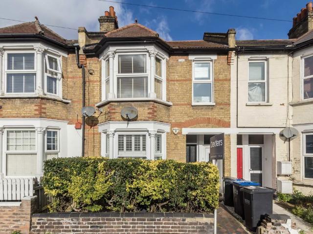 Harrington Road, London SE25, 2 bed flat to rent, £1,700 pcm | PrimeLocation