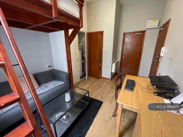 Harrington Square, London, NW1 1 bed flat to rent £1,550 pcm £358 pw