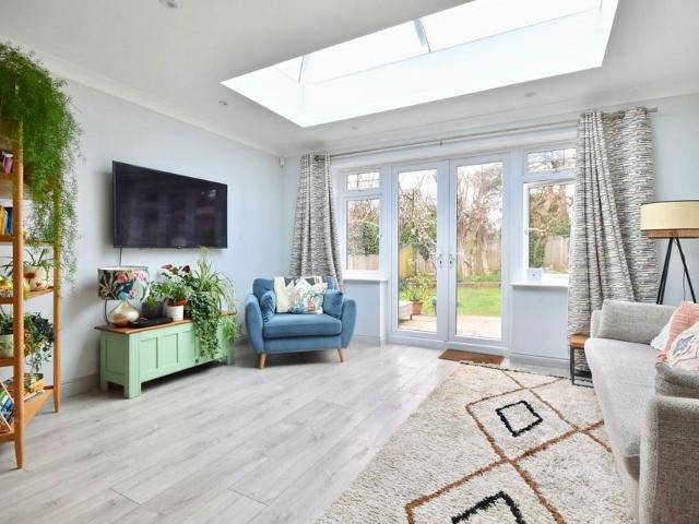 Harriotts Drive, Ashtead, Surrey, KT21 2AA