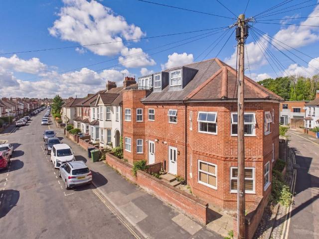 Harriet Court, 12 Beechnut Road, Aldershot, Hampshire GU12, 1 bed flat to rent, £1,050 pcm | PrimeLocation