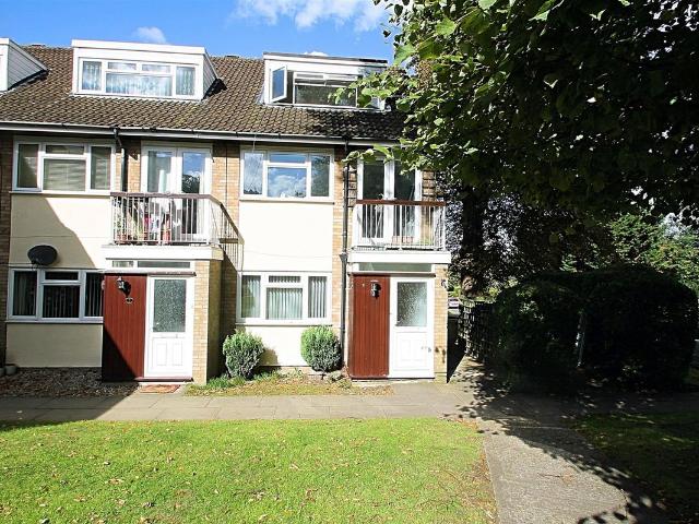 Harriet Way, Bushey WD23, 1 bed maisonette to rent, £1,300 pcm | PrimeLocation