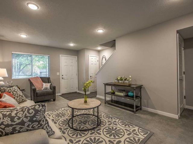 Harrisville Townhomes 2 Bedroom Apartment for Rent at 7312 S 81st St, La Vista, NE 68128