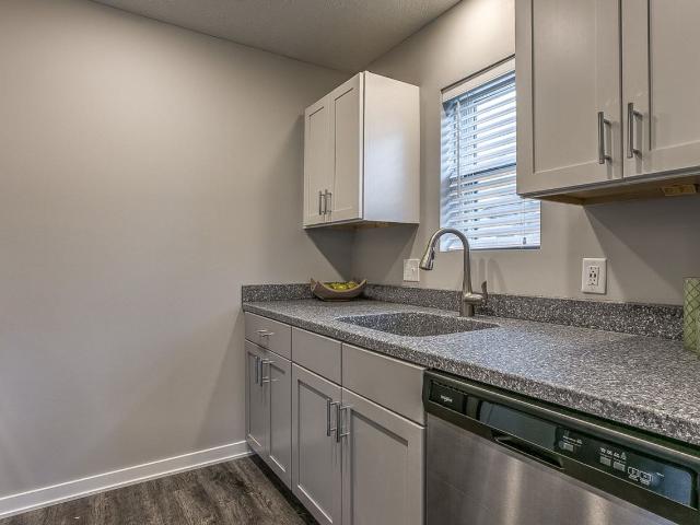 Harrisville Townhomes 2 Bedroom Apartment for Rent at 7312 S 81st St, La Vista, NE 68128