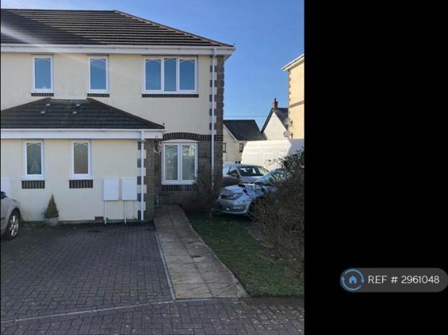 Harris Close, Kelly Bray, Callington. 3 bed end of terrace house to rent £1,095 pcm £253 pw