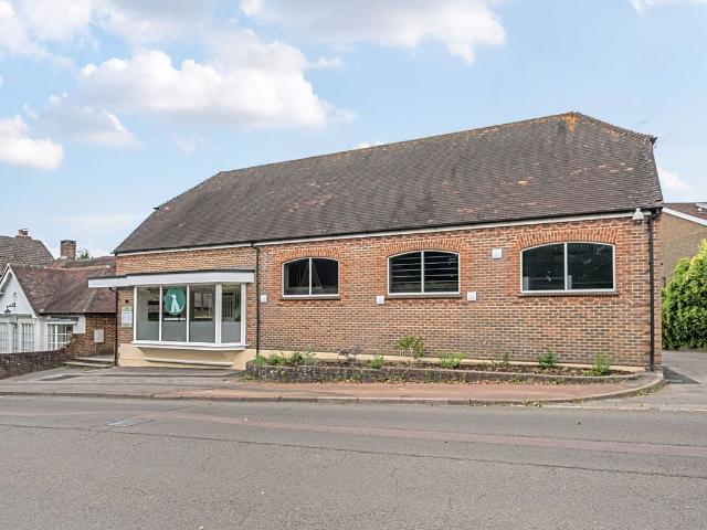 Harris House, Church Road GU27, 2 bed flat to rent, £1,300 pcm | PrimeLocation