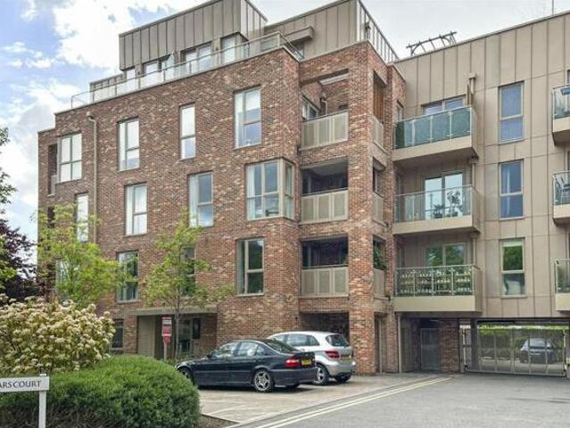 Harrison Drive, Cambridge, 3 Bedroom Apartment