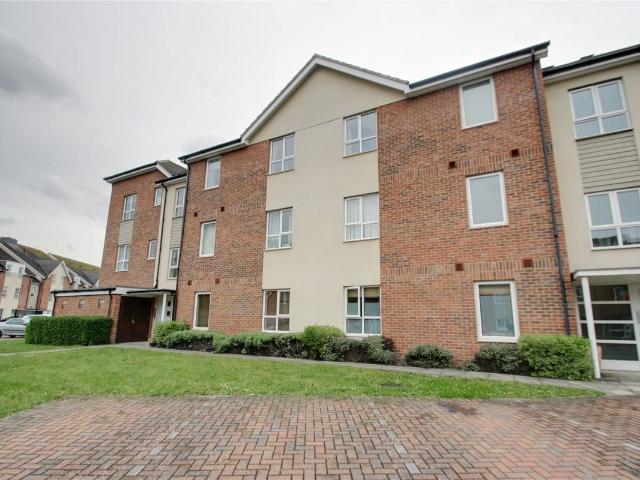 Harrow Close, Addlestone, Surrey KT15, 1 bed flat to rent, £1,195 pcm | PrimeLocation