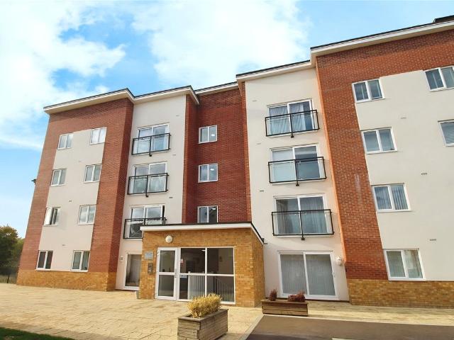 Harrow Close, Bedford, Bedfordshire MK42, 2 bed flat to rent, £1,200 pcm | PrimeLocation
