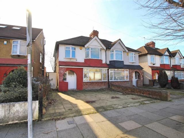 Harrow Drive, London N9, 4 bed property to rent, £2,750 pcm | PrimeLocation