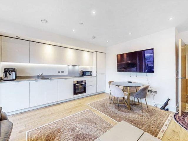 Harrow HA1 1 bed flat to rent £1,700 pcm £392 pw