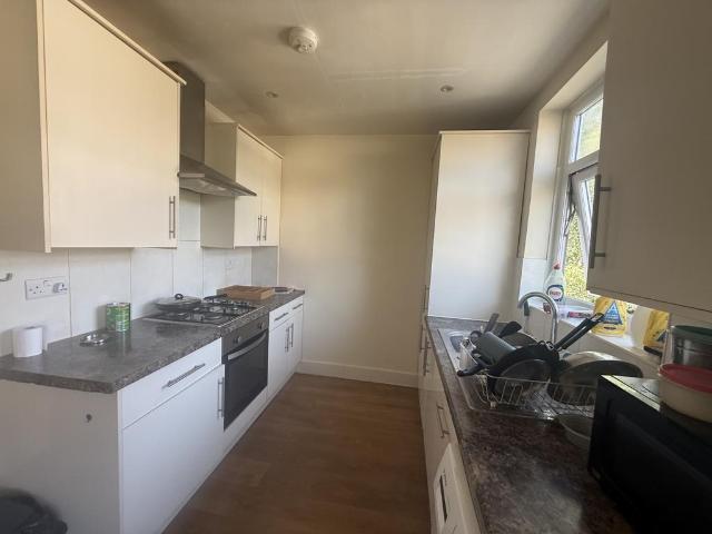 Harrow, HA1 3 bed maisonette to rent £2,100 pcm £485 pw