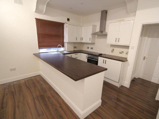 Harrow HA2 1 bed flat to rent £1,600 pcm £369 pw