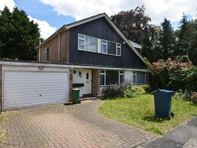 Harrow, HA3 4 bed detached house to rent £3,100 pcm £715 pw