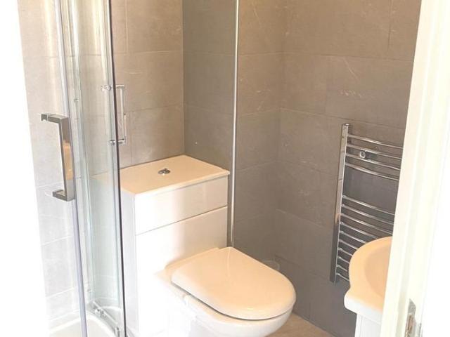 Harrow HA3 5 bed terraced house to rent £4,996 pcm £1,153 pw