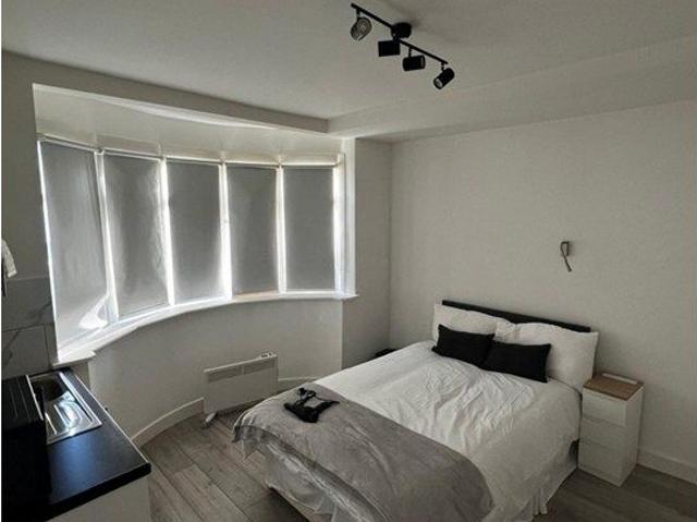 Harrow, Harrow HA3, Studio to rent, £1,200 pcm | PrimeLocation