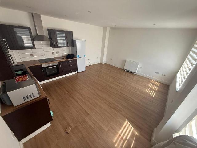 Harrow, London HA1 2 bed apartment to rent £1,950 pcm £450 pw