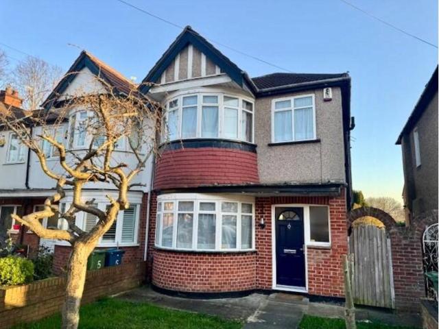 Harrow, London HA2 4 bed terraced house to rent £2,799 pcm £646 pw
