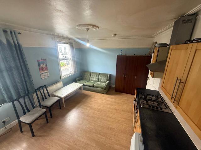 Harrow, London HA2, 1 bed flat to rent, £1,540 pcm | PrimeLocation