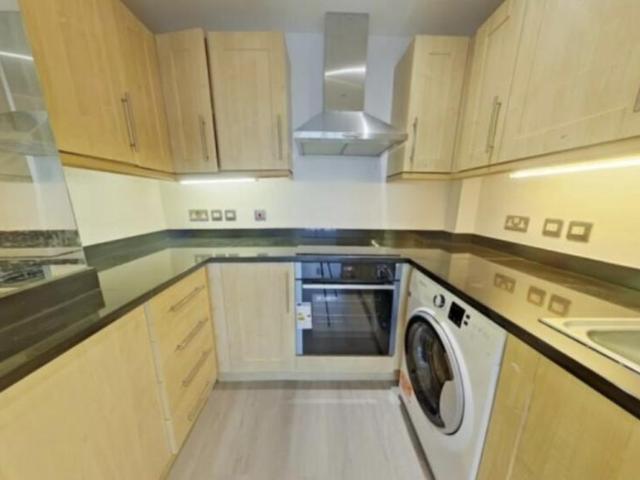 Harrow, London 2 bed apartment to rent £1,850 pcm £427 pw