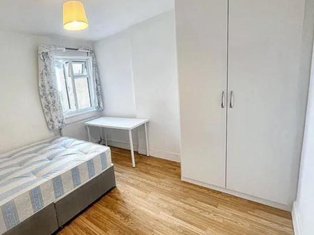 Harrow Law Practice, 101 Kenton Road, London, HA3 0AN, United Kingdom | Room for rent #136033620 | Rentberry