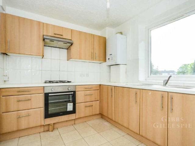 Harrow Road, Wembley, HA0 2 bed flat to rent £1,750 pcm £404 pw