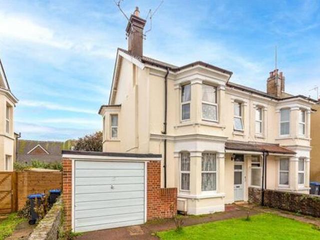 Harrow Road, Worthing, 2 Bedroom Flat