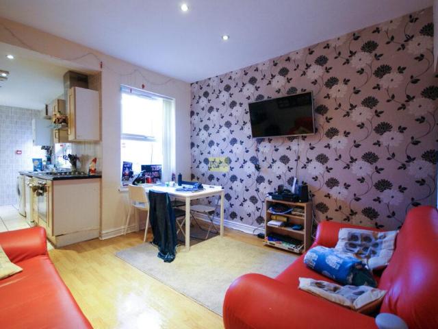 Harrow Road, Birmingham B29 5 bed terraced house to rent £2,384 pcm £550 pw