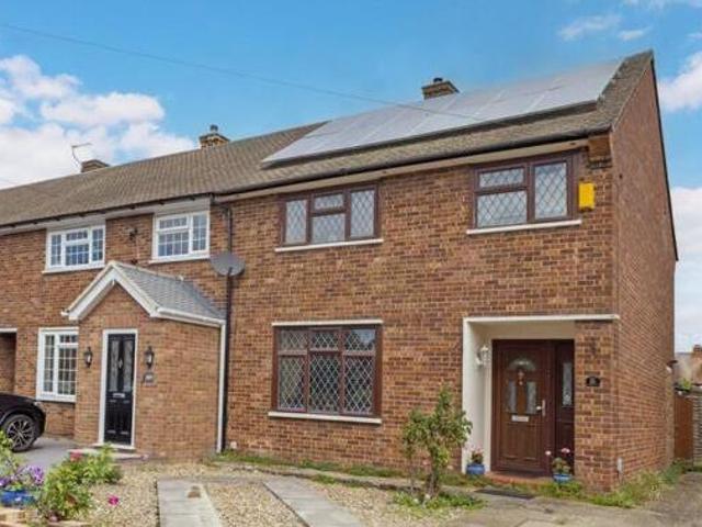 Harrow Road, Langley, 3 Bedroom End