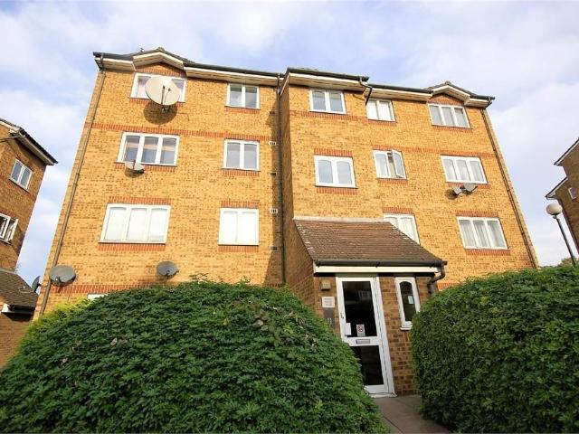 Harrow Road, London 1 bed flat to rent £1,600 pcm £369 pw