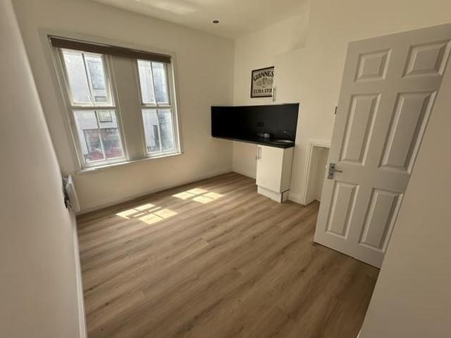 Harrow Road, London W10, Studio to rent, £1,500 pcm | PrimeLocation