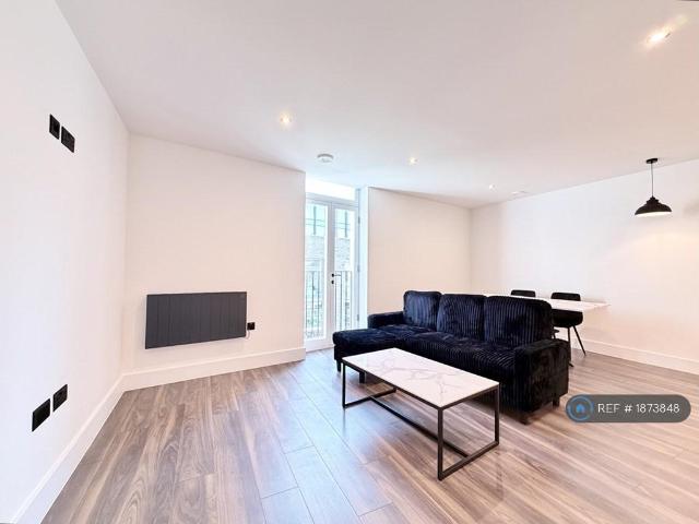 Harrow Road, London, W10 1 bed flat to rent £2,650 pcm £612 pw