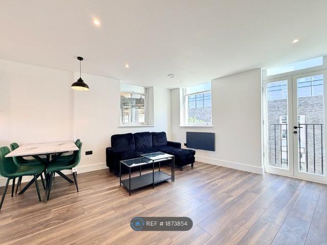Harrow Road, London W10, 3 bed flat to rent, £3,500 pcm | PrimeLocation