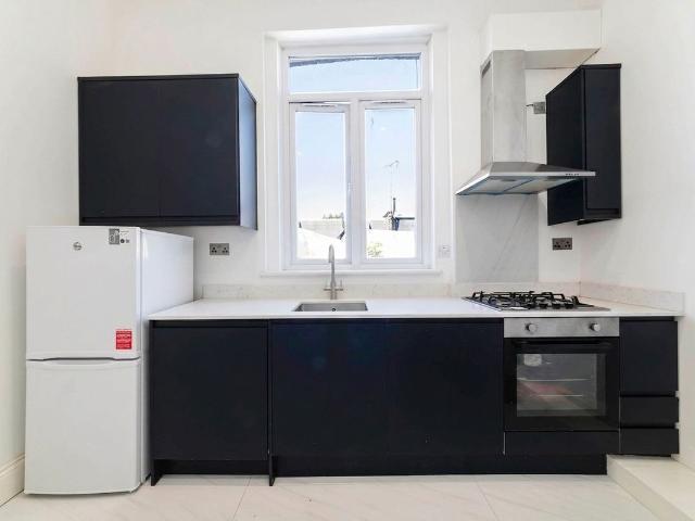 Harrow Road, Maida Vale W9, 2 bed flat to rent, £2,175 pcm | PrimeLocation