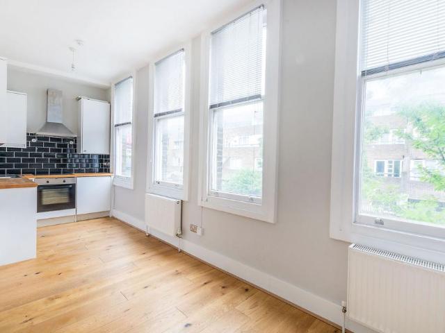 Harrow Road, Queen's Park, London, W10 1 bed flat to rent £3,000 pcm £692 pw