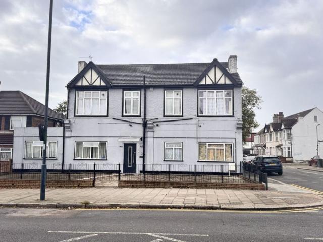 Harrow Road, Sudbury HA0, Room to rent, £897 pcm | PrimeLocation