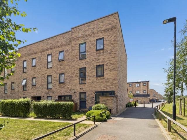 Harrow View, Harrow 5 bed end of terrace house to rent £3,500 pcm £808 pw