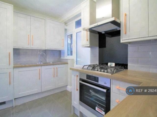 Harrow View, Harrow, HA2 2 bed flat to rent £1,800 pcm £415 pw