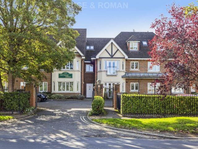Harroway Manor, Leatherhead KT22, 1 bed flat to rent, £2,350 pcm | PrimeLocation